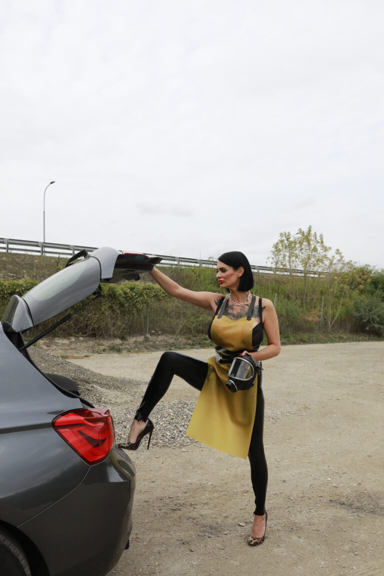 Latex Dreams - Domina Lady Xenia